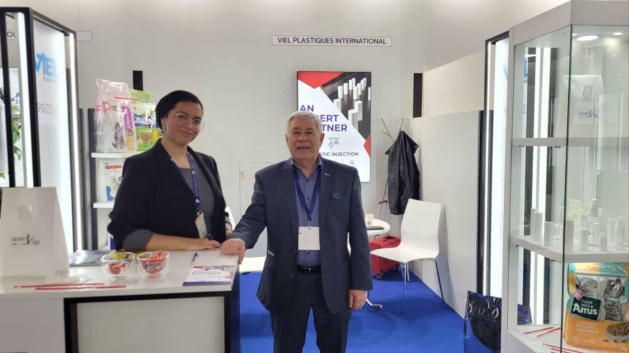 WORKING WITH YOUNG GRADUATES - Viel Plastiques Internationale